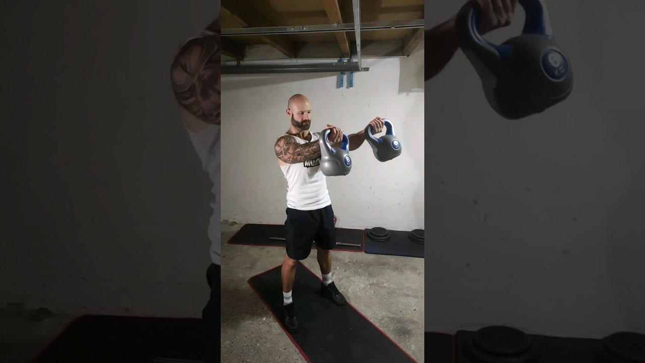 Élévation frontale debout kettlebell supination [VIDÉO] | Papa Muscle