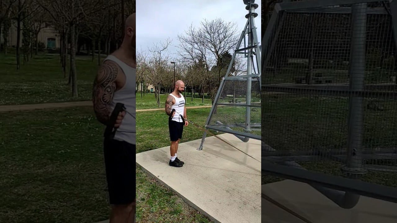 Rotation externe TRX en bas à un bras [VIDÉO] | Papa Muscle